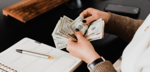 How to Conduct a Pay Review - Factorial Blog